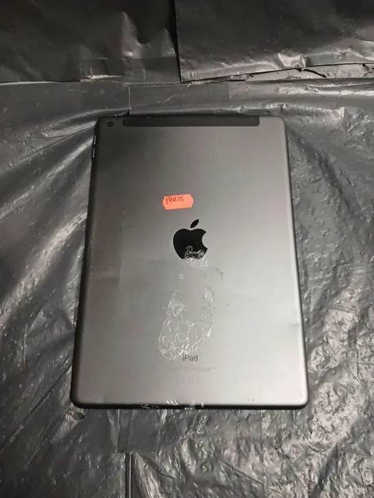 Lot 5037: APPLE IPAD A2604 – BLACK, CRACKED FRONT SCREEN - FOR PARTS ...