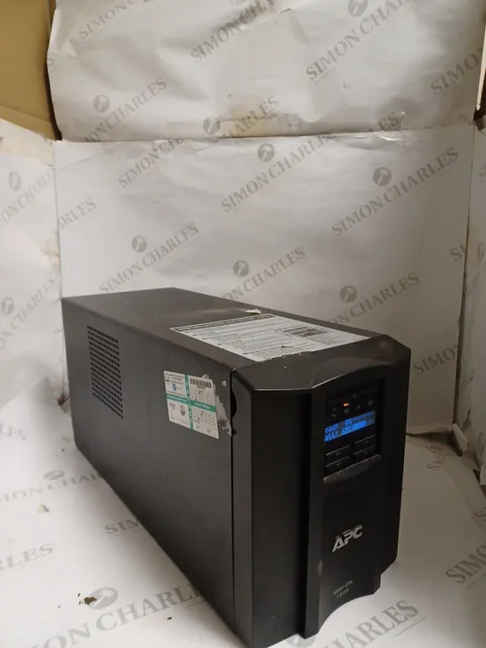 Lot 7661: APC 1000 SMART UPS - 4547893 | Simon Charles Auctioneers