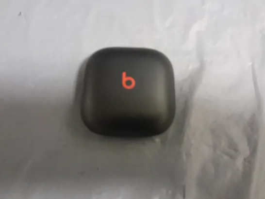 Lot 7093: BEATS TWS EARBUDS - 5134168 | Simon Charles Auctioneers