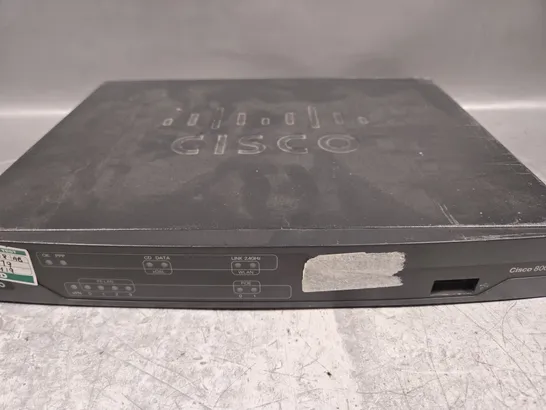 Lot 3623: CISCO 880 SERIES INTEGRATED SERVICES ROUTERS - 5104212 ...