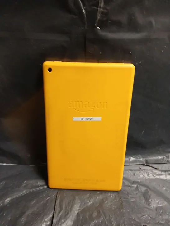 Lot 1595: AMAZON FIRE TABLET WITH YELLOW CASE - MODEL L5S83A - 5369172 ...