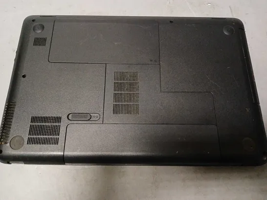 Lot 8531: HP 2000 BLACK LAPTOP - 5011281 | Simon Charles Auctioneers