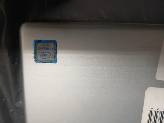 Lot 2174: SAMSUNG GALAXY BOOK – INTEL CORE M3 (7TH GEN) - 5337080 ...