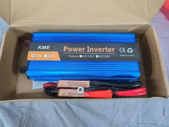 Lot 267: KME Power Inverter 12V/24V to 110V/220V – Boxed - 5362916 ...