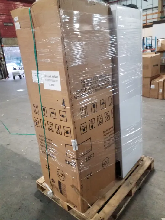 Lot 876: RUSSELL HOBBS FREESTANDING FRIDGE FREEZER AND BOSCH SERIES 2 ...