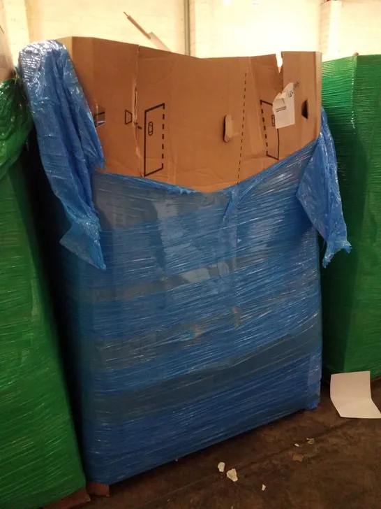 Lot 2590: PALLET CONTAINING ASSORTED PRODUCTS INCLUDING PROFESSIONAL ...