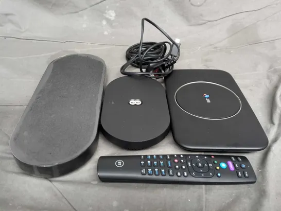 Lot 362: APPROX 5 ASSORTED HOUSEHOLD ITEMS TO INCLUDE REMOTES,BT BOX ...