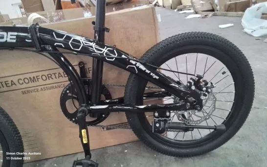 Lot 572: TRIOBLADE FOLDING BIKE - 5361805 | Simon Charles Auctioneers
