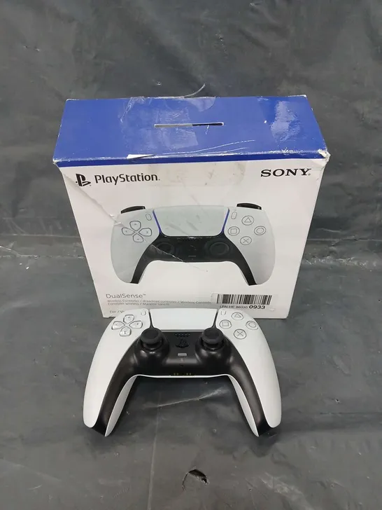 Lot 4216: BOXED SONY PLAYSTATION 5 DUAL SENSE CONTROLLER - 4988868 ...