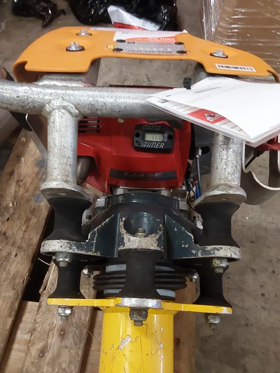 Lot 50: ROBEL 62.05 2 STROKE VERTICAL TAMPER - RAILWAY MAINTENANCE TOOL ...