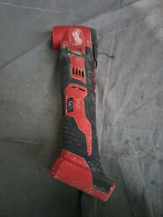Lot 326: MILWAUKEE POWER TOOLS - 4966853 | Simon Charles Auctioneers