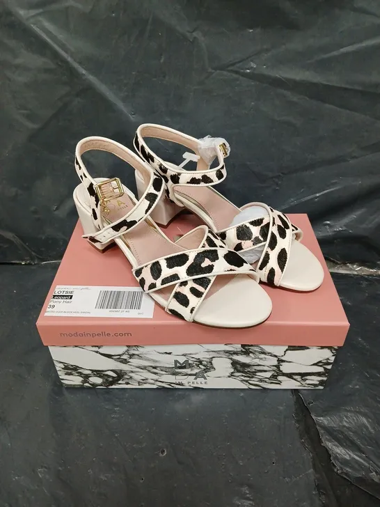 Lot 2125: BOXED PAIR OF MODA IN PELLE LOTSIE SHOES - 6 - 5294224 ...