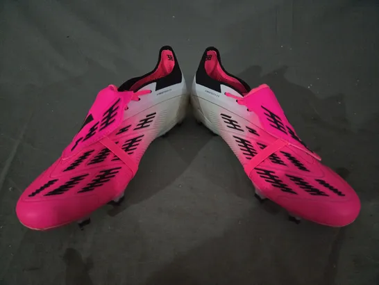 Lot 4004: PAIR OF ADIDAS PREDATOR FOOTBALL BALL BOOTS IN PINK/WHITE ...