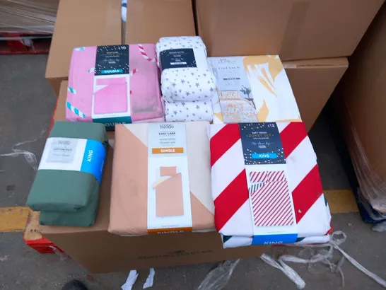 Lot 13: ASSORTED BEDDING AND SOFT FURNISHINGS - 5101251 | Simon Charles ...