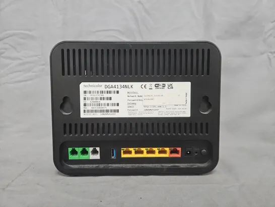 Lot 823: TROOLI TECHNICOLOR DGA4134NLK BROADBAND GATEWAY/ROUTER ...