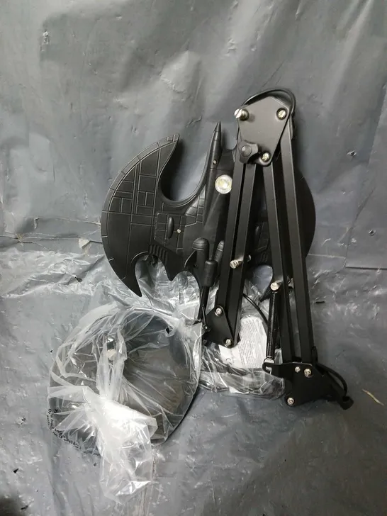 Lot 4511: BOXED DC BATWING POSABLE LAMP - 5097914 | Simon Charles ...