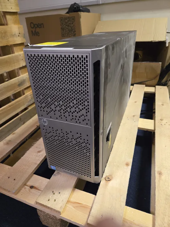 Lot 1439: HP PROLIANT ML350P DESKTOP SERVER - COLLECTION ONLY - 5172439 ...