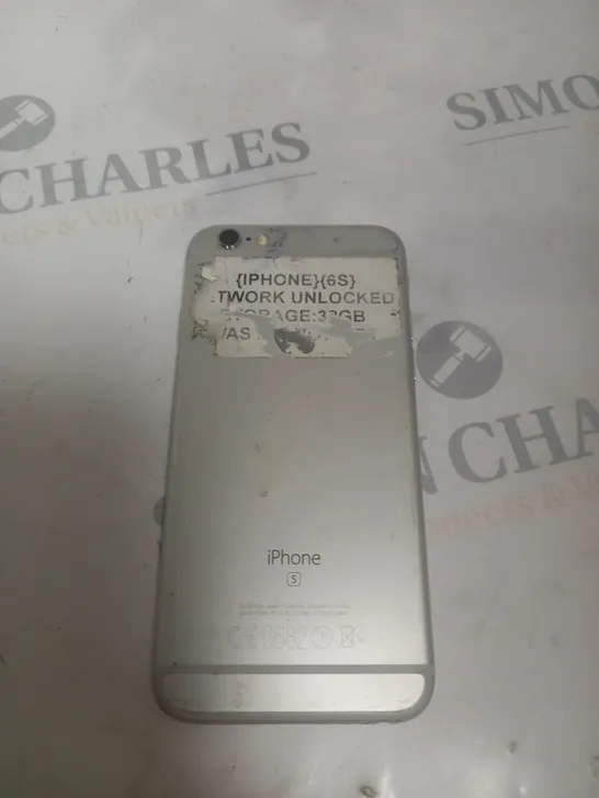 Lot 6424: APPLE IPHONE WHITE MODEL A1688 - 4426763 | Simon Charles ...