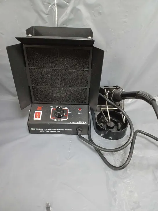 Lot 2280: XYTRONIC 456DLX FUME EXTRACTOR WITH IRON - 4796182 | Simon ...