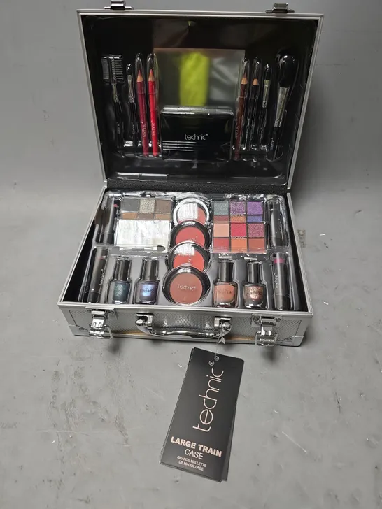 Lot 3179: TECHNIC LARGE TRAIN CASE - 5279101 | Simon Charles Auctioneers