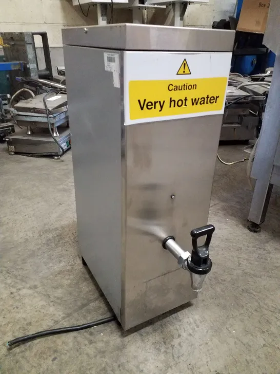 Lot 301: COMMERCIAL WATER BOILER - 5093880 | Simon Charles Auctioneers