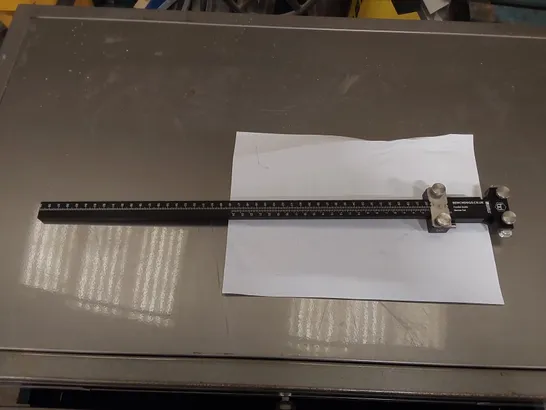 Lot 17: BOXED BENCHDOGS MK2 PARALLEL GUIDE SYSTEM - 5067892 | Simon Charles Auctioneers