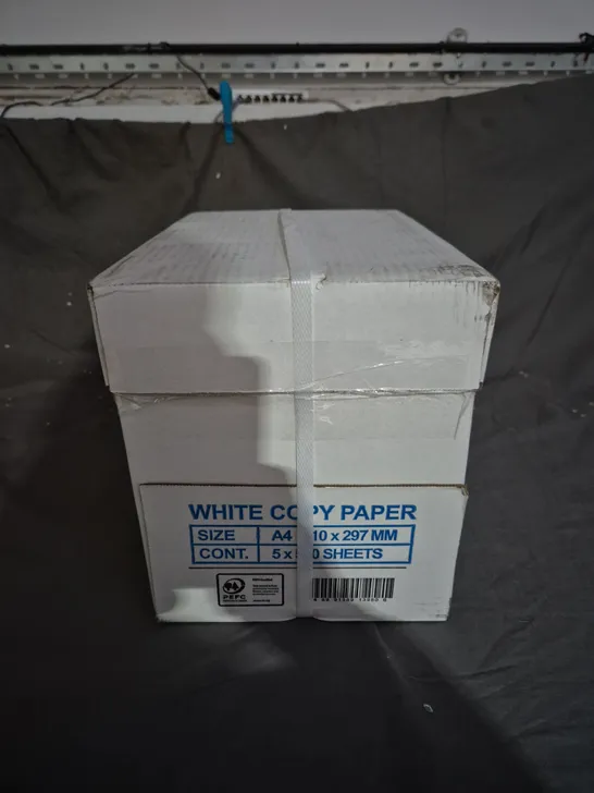 Lot 6304: BOXED WHITE COPY PAPER - A4 - 500 SHEETS - 5019815 | Simon ...
