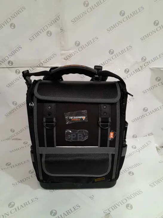 Lot 3251: VELOCITY PRO GEAR ROGUE 9.0 SERVICE BAG - 4581194 | Simon ...