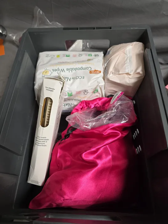 Lot 294: APPROXIMATELY 9 ASSORTED HEALTH AND BEAUTY PRODUCTS INCLUDING ...