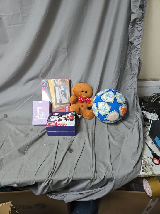 Lot 1201: BOX OF APPROXIMATELY 20 ASSORTED ITEMS OF TOYS AND GAMES ...