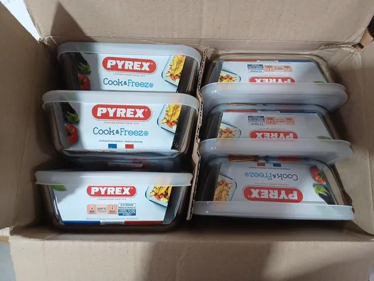 Lot 6233: BOXED SET OF 6 PYREX COOK & FREEZE - 4499554 | Simon Charles ...
