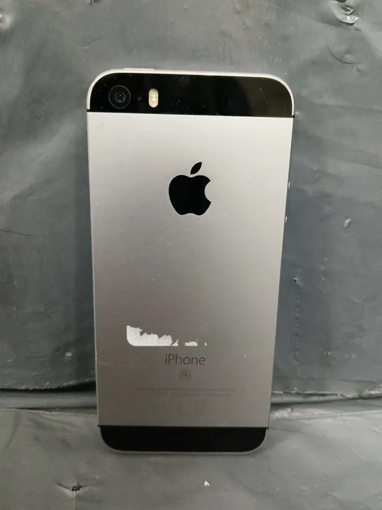 Lot 835: APPLE IPHONE SE - MODEL A1723 - 5133298 | Simon Charles ...
