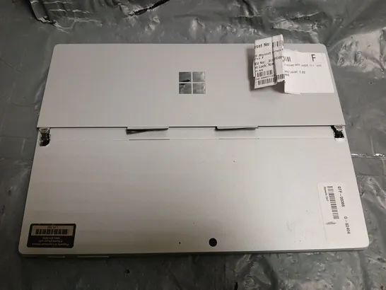 Lot 8648: MICROSOFT SURFACE PRO 7 TABLET - 5244978 | Simon Charles ...
