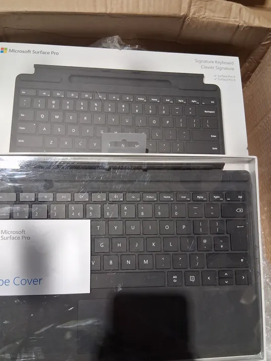 Lot 82: FIVE ASSORTED MICROSOFT SURFACE PRO KEYBOARDS - 5259554 | Simon ...