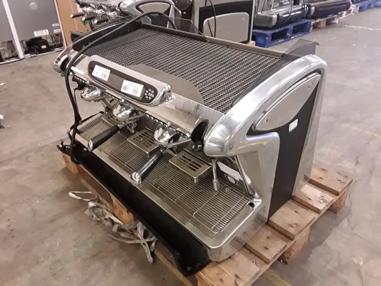 Lot 1: ESPRESSO ITALIANO COMMERCIAL COFFEE MACHINE - 4892016 | Simon ...