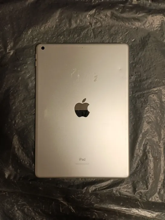 Lot 8218: APPLE IPAD TABLET - A2602 - 5529145 | Simon Charles Auctioneers