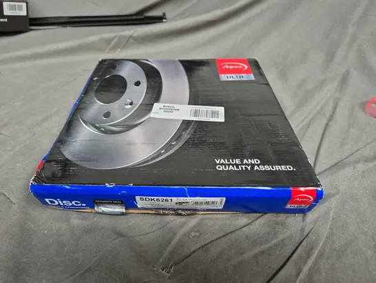 Lot 1157: APEC BLUE DISK BRAKE SDK6261 - 5057972 | Simon Charles ...