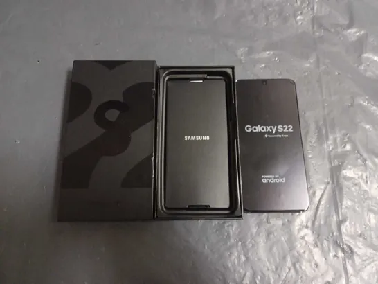 Lot 9642: BOXED SAMSUNG GALAXY S22 128GB MOBILE PHONE IN BLACK - SM ...