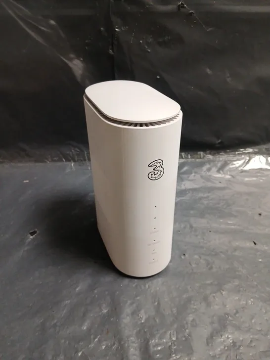 Lot 2084: ZTE MC888A 3 BROADBAND ROUTER - 5433773 | Simon Charles ...