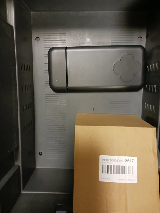 Lot 8115: APPROXIMATELY 8 ASSORTED ELECTRICAL PRODUCTS TO INCLUDE USB ...