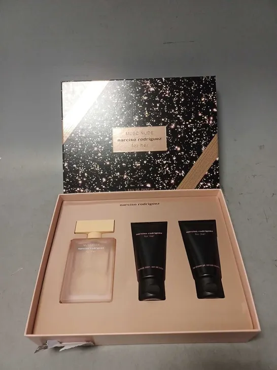 Lot 1191: BOXED NARCISO RODRIQUEZ MUSC NUDE EAU DE PARFUM SET - 4988480 ...