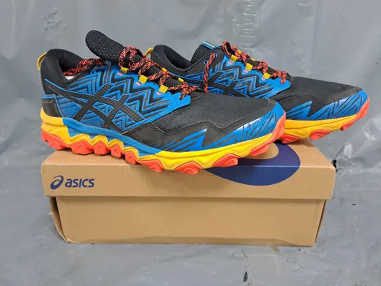 Lot 3031: BOXED PAIR OF ASICS TRAINES IN BLACK/MULTICOLOUR SIZE EU SIZE ...