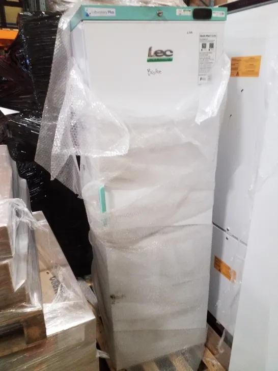Lot 25: LEC MEDICAL LSFSF312BT-UK SOLID SINGLE DOOR LABORATORY FREEZER ...