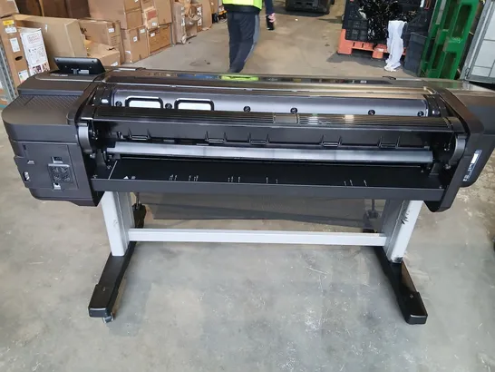 Lot 60: HP DESIGNJET Z9+ POSTSCRIPT COLOUR PRINTER WITH DREAMCOLOR – ON ...