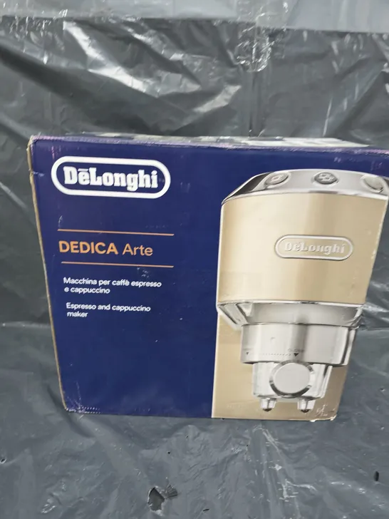 Lot 2061: BOXED DE LONGHI EC885.BG PUMP ESPRESSO - 5261777 | Simon ...