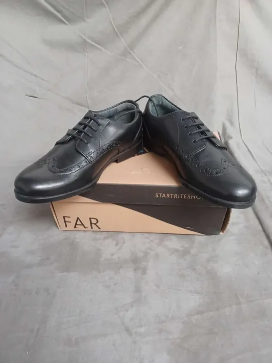 Lot 8534: BOXED PAIR OF START RITE KIDS BROGUE SHOES IN BLACK LEATHER ...