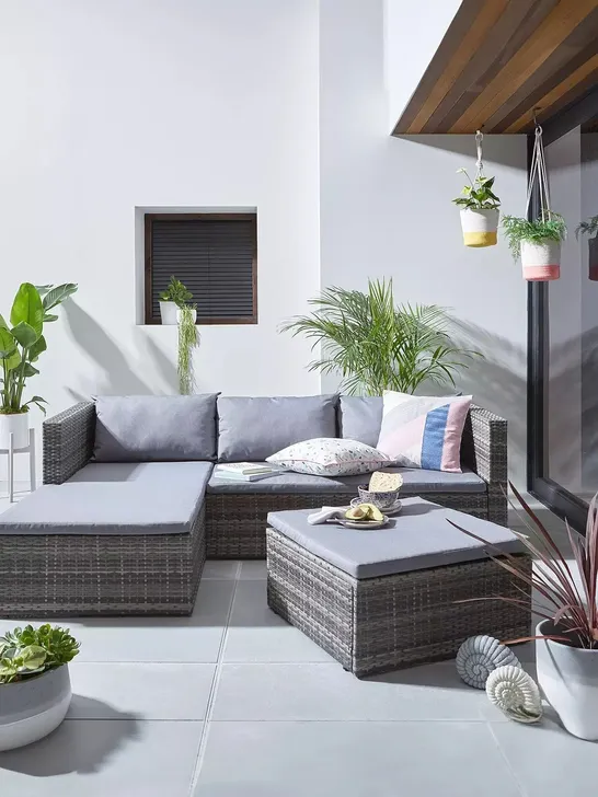 Lot 5: BOXED HAMILTON OUTDOOR GARDEN CORNER SOFA SET (1 BOX) RRP £349. ...