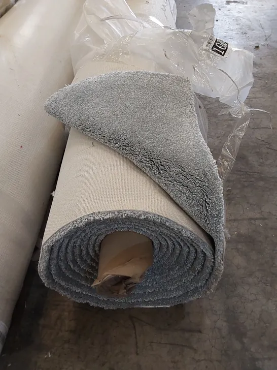 Lot 1011: ROLL OF QUALITY ULTIMATE IMPRESSIONS FRILL CARPET // SIZE ...