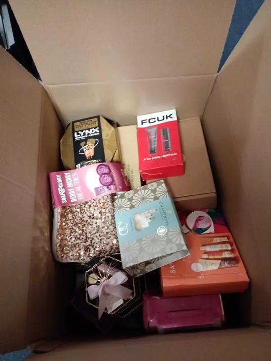 Lot 839: BOX OF APPROXIMATELY 25 ASSORTED COSMETIC ITEMS/BOX SETS TO ...