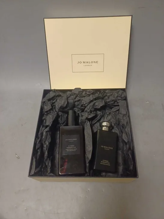 Lot 1227: BOXED JO MALONE CYPRESS & GRAPEVINE COLOGNE & BODY WASH SET ...